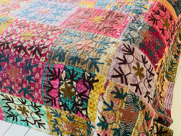 Le Grand Cerf | Couvre-lit Suzani patchwork